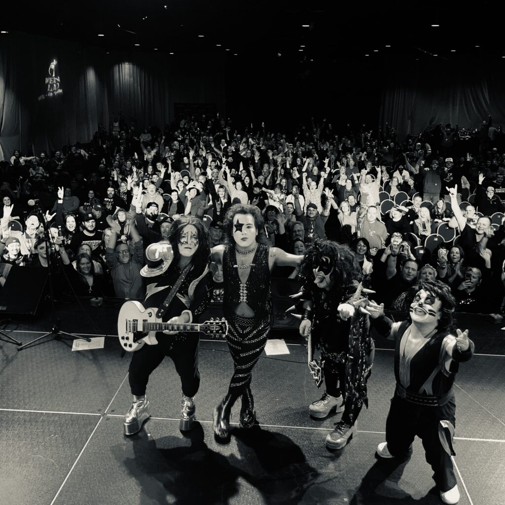 MINIKISS | The Hottest Littlest Band in The World | Book MINIKISS